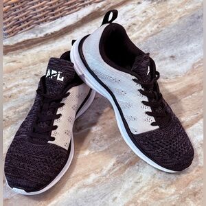 APL | Shoes | Womens Apl Techloom Pro Stretch Knit Sneakers Size 8 ...